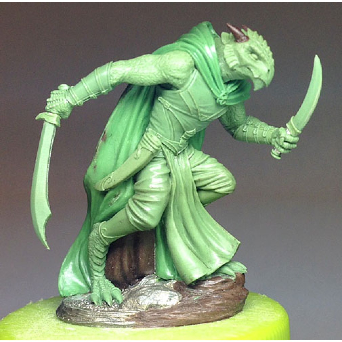 Dark Sword Miniatures Visions In Fantasy Dragonkin Rogue